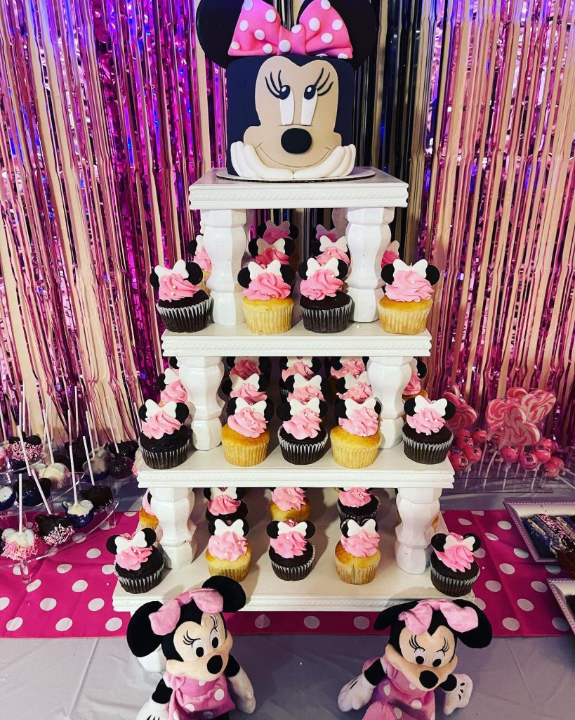 Custom Cupcakes – Sugar Mama’s Sweets and Treats