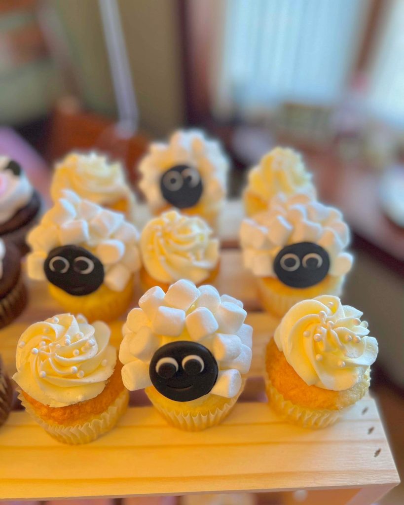 Custom Cupcakes – Sugar Mama’s Sweets and Treats