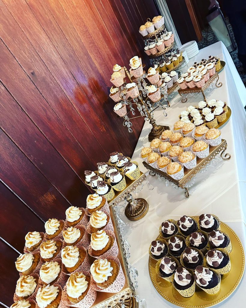 Custom Cupcakes – Sugar Mama’s Sweets and Treats